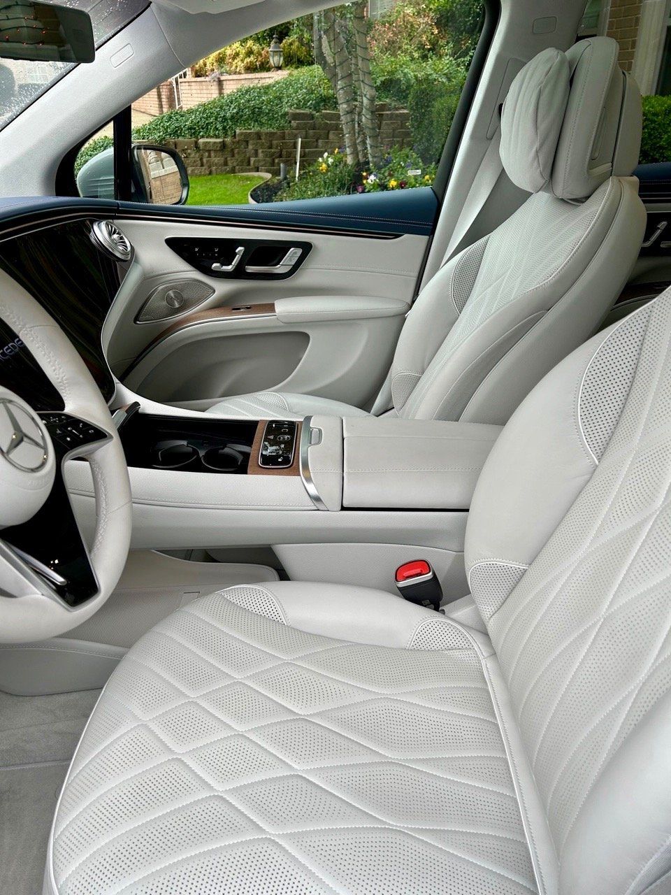 REVIEW: All-Electric 2023 Mercedes-Benz EQS 580 SUV