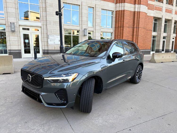 2026 Volvo XC60 T8 Plug-In Hybrid Review
